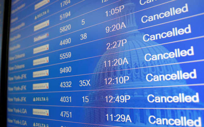 Omicron and bad weather disrupt over 3,600 flight globally, 2,000 ...